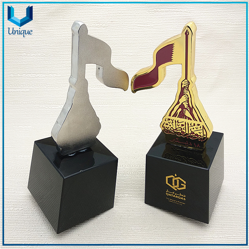 Qatar Flag Trophy for Nathional Day Celebration, Customize Zinc Alloy ...